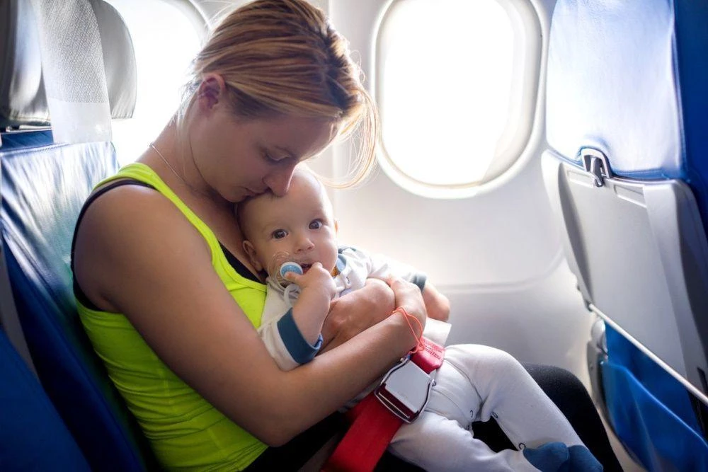 10 dicas para quem vai viajar de avião com bebê até 2 anos 10 dicas para quem vai viajar de avião com bebê até 2 anos