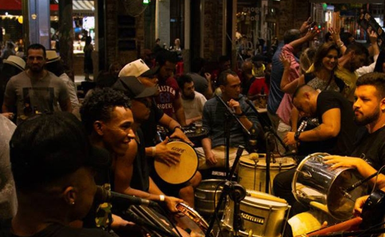 15 bares na Lapa que melhor representam o alto-astral carioca