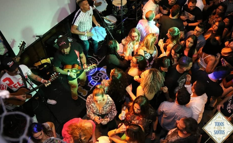 20 bares na Vila Madalena que agitam a noite de São Paulo