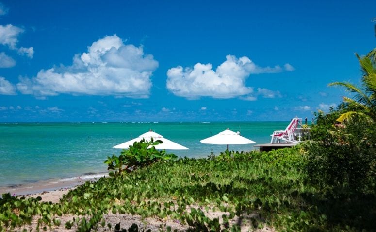 Praia do Patacho: guia do que fazer, onde comer e onde ficar