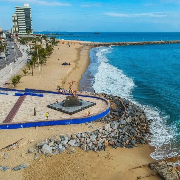 Praia de Iracema: veja as melhores atrações, hospedagens e dicas