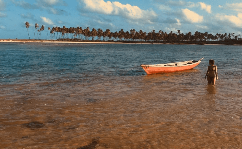 Arembepe: um destino paradisíaco de paz e amor no litoral baiano