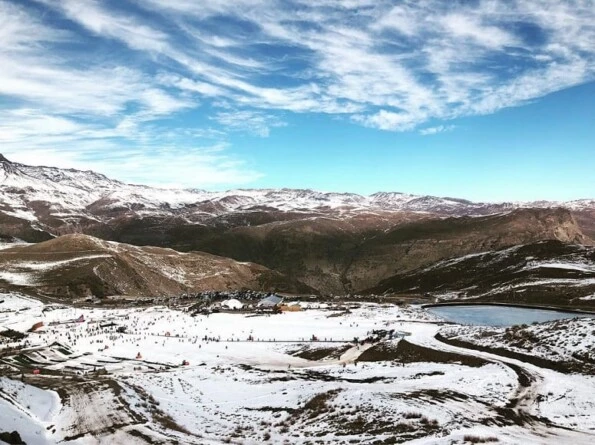 Farellones: conheça um dos melhores destinos para esquiar no Chile