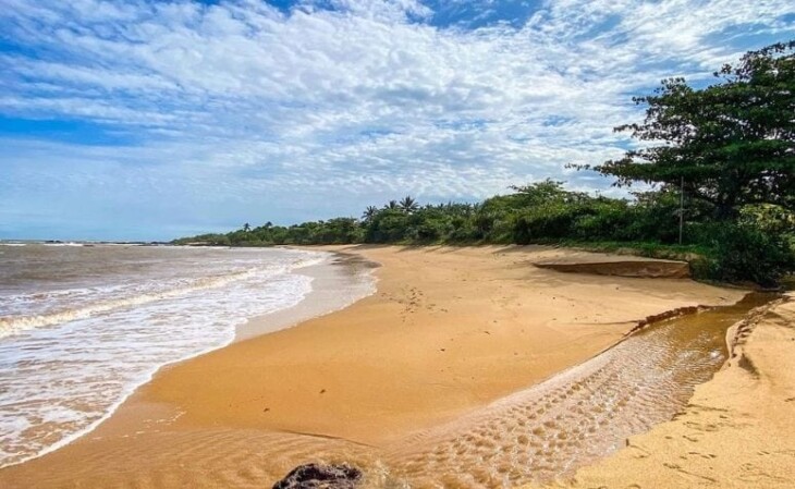 Aracruz: conheça as mais belas praias do litoral norte do Espírito Santo