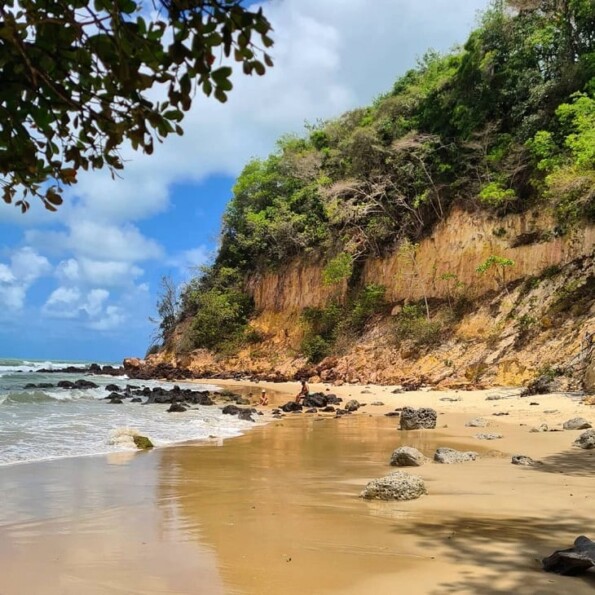 Praia do Madeiro: guia completo desse paraíso no Rio Grande do Norte