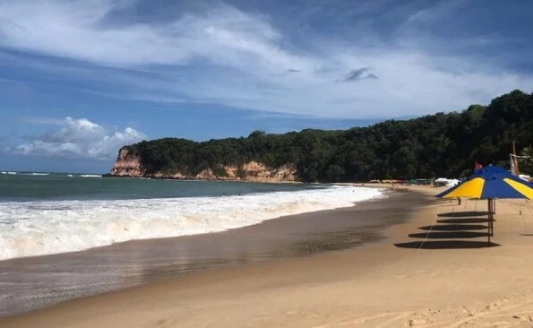 Praia do Madeiro: guia completo desse paraíso no Rio Grande do Norte