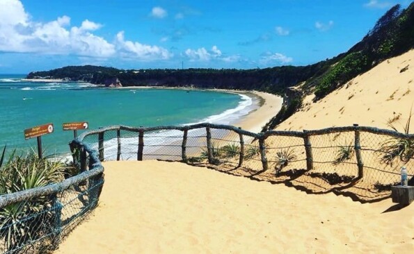 Praia do Madeiro: guia completo desse paraíso no Rio Grande do Norte