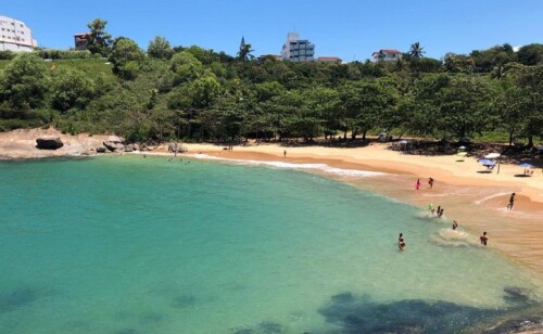 Praia da Bacutia: guia completo desse pequeno paraíso em Guarapari