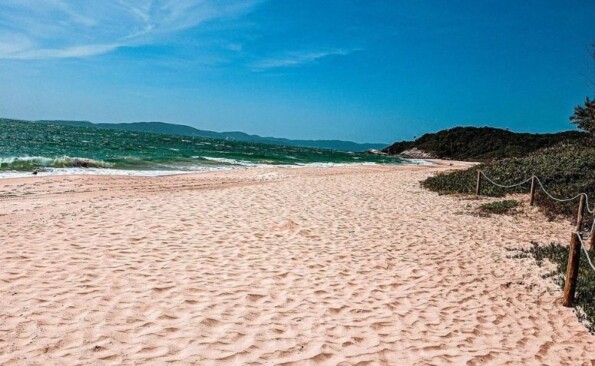 Praia do Pinho: onde fica, o que fazer, hospedagem, dicas e informações