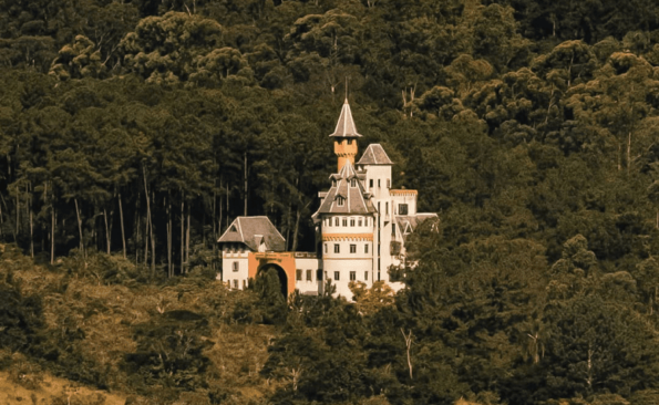 Castelos no Brasil: 14 locais encantadores para conhecer
