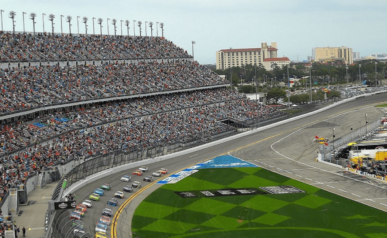 Daytona Beach: atividades, restaurantes e hotéis na praia mais famosa