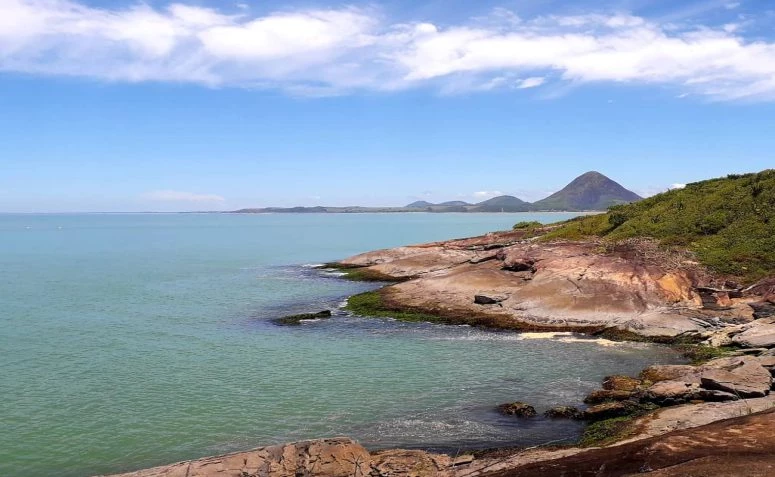 Piúma: principais praias, atividades, hospedagens e fotos