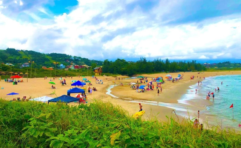 Praia da Gamboa: onde fica, o que fazer, restaurantes e pousadas