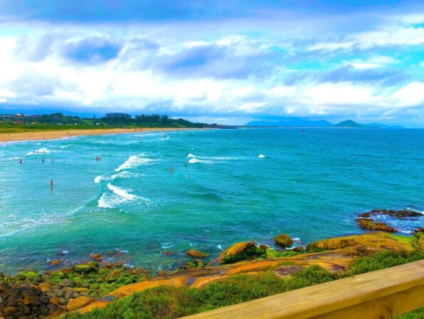 Praia da Gamboa: onde fica, o que fazer, restaurantes e pousadas