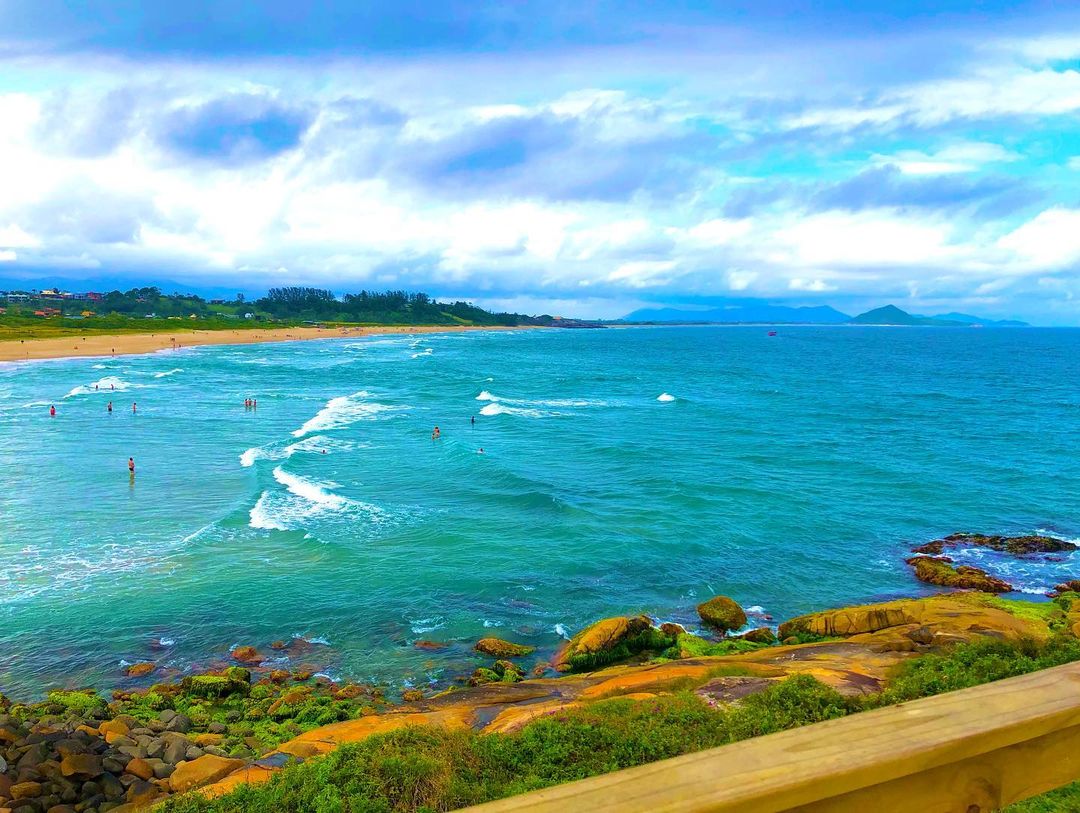 Praia da Gamboa: onde fica, o que fazer, restaurantes e pousadas