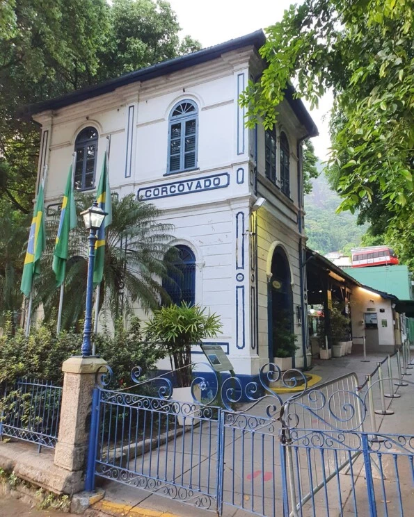 Trem do Corcovado: quanto custa, onde fica, horários e dicas essenciais