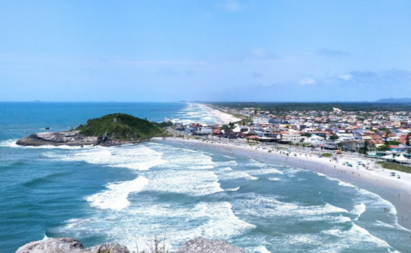 Praia da Enseada: onde fica, como chegar e muito mais!
