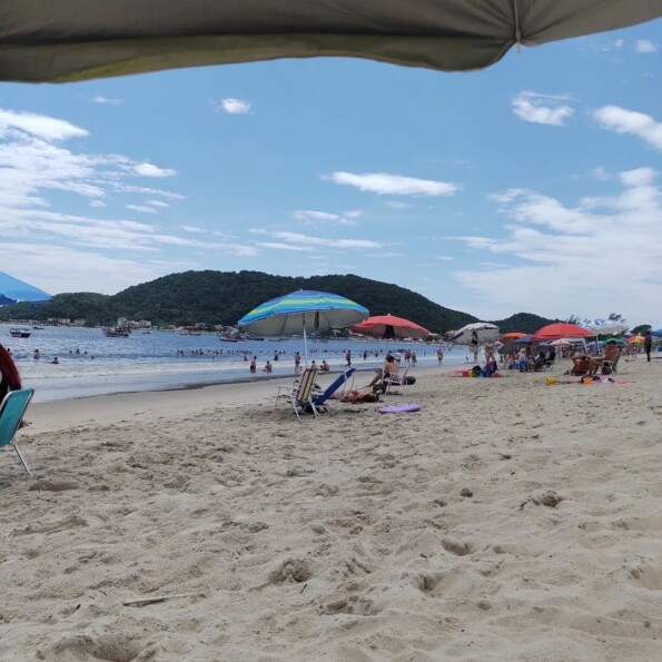 Praia da Enseada: onde fica, como chegar e muito mais!