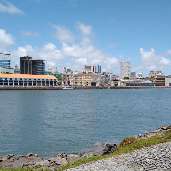Recife: onde fica, o que fazer, hotéis, restaurantes, bares e fotos