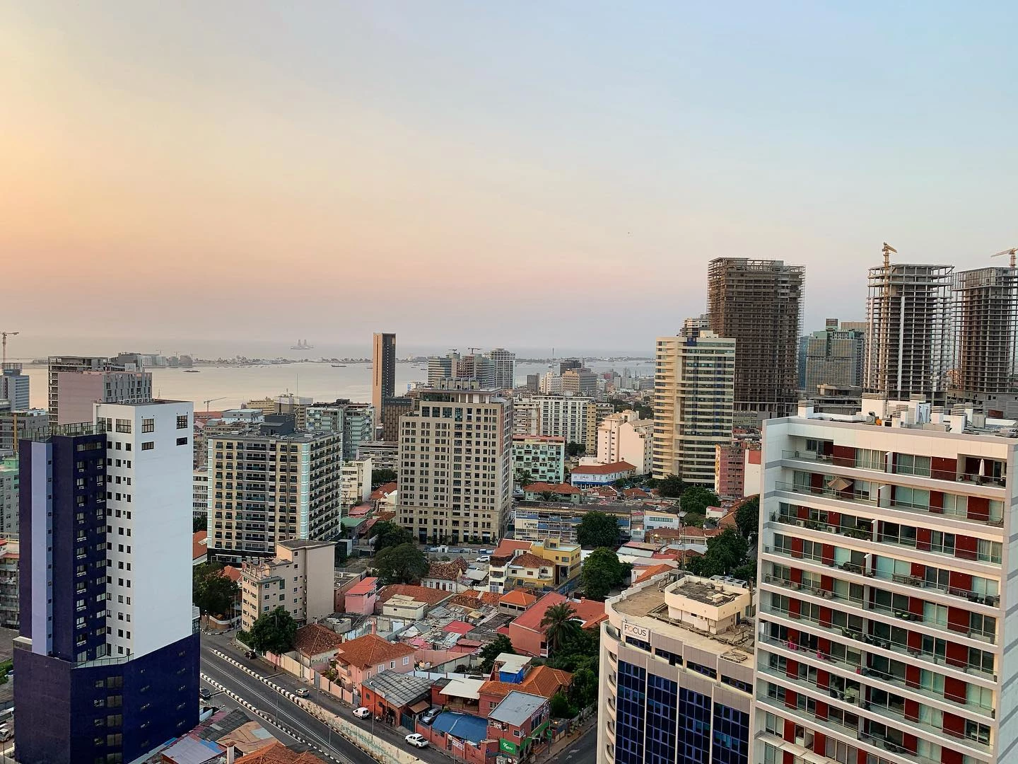 Luanda: onde fica, dicas, informações, atrações e hospedagens