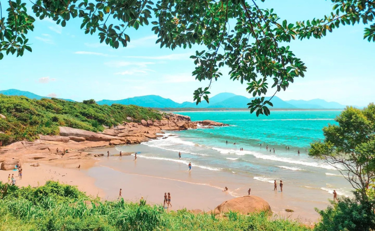 Barra da Lagoa: onde fica e o que fazer nesse paraíso em Floripa